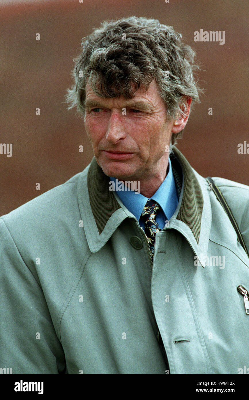 ERIC ALSTON RACE HORSE TRAINER 18 April 2000 Stock Photo - Alamy