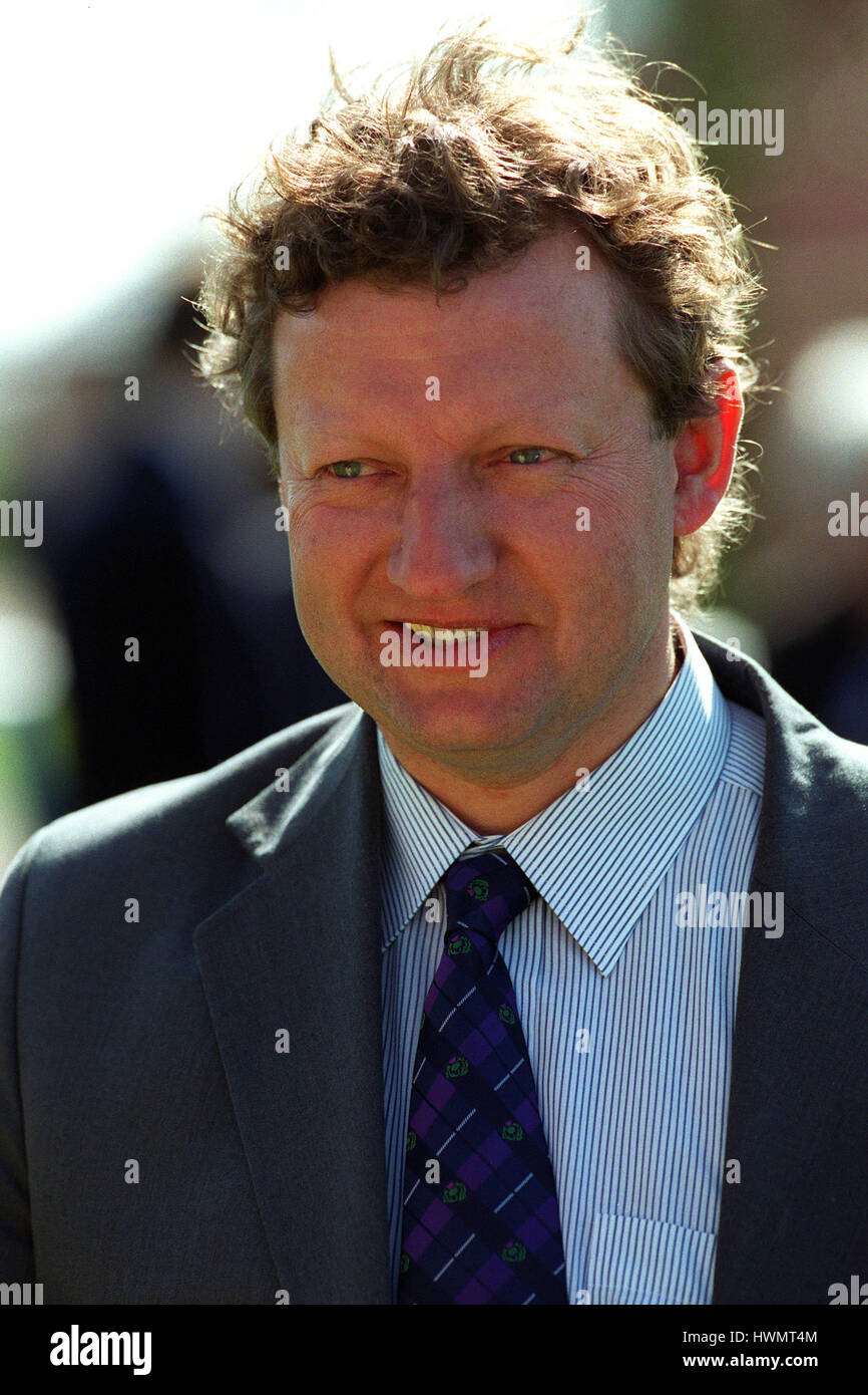 MARK JOHNSTON RACE HORSE TRAINER 19 April 2000 Stock Photo - Alamy