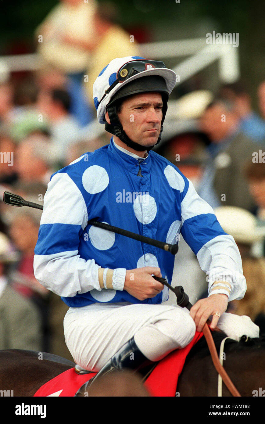 RICHARD HILLS JOCKEY 22 August 2000 Stock Photo - Alamy