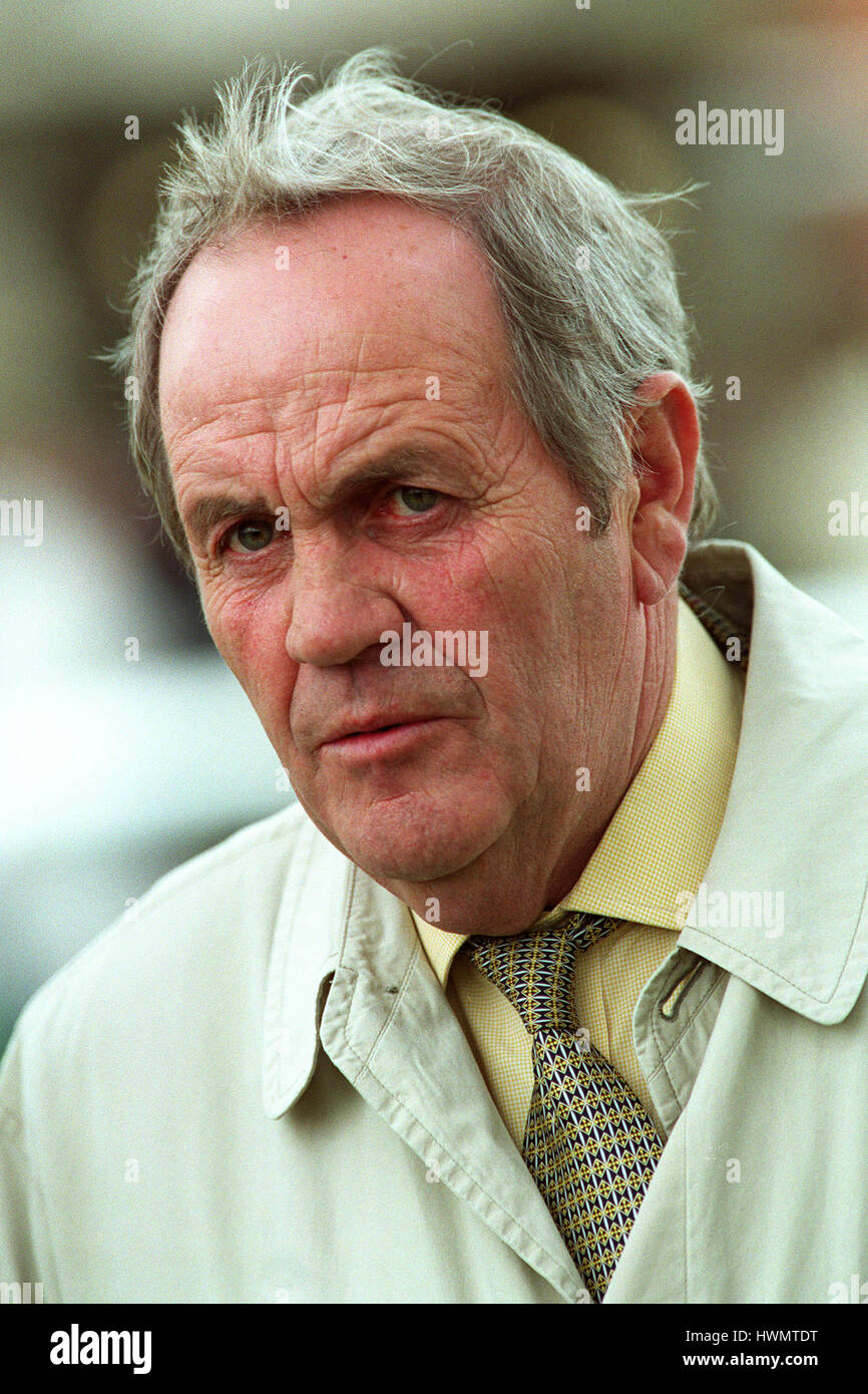 RICHARD HANNON RACE HORSE TRAINER 18 April 2000 Stock Photo - Alamy