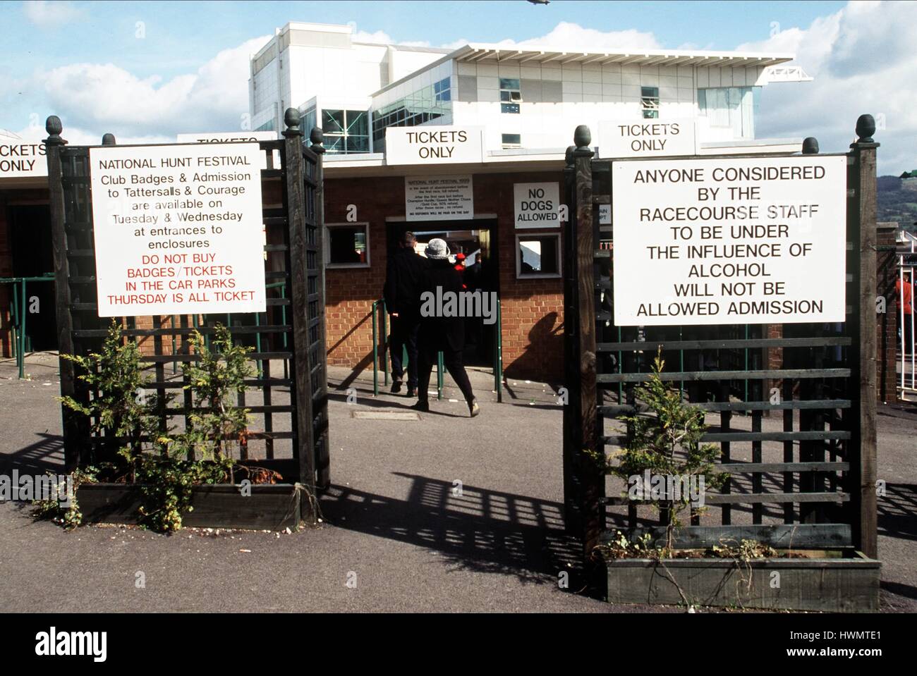 General view of cheltenham racecourse hi-res stock photography and ...