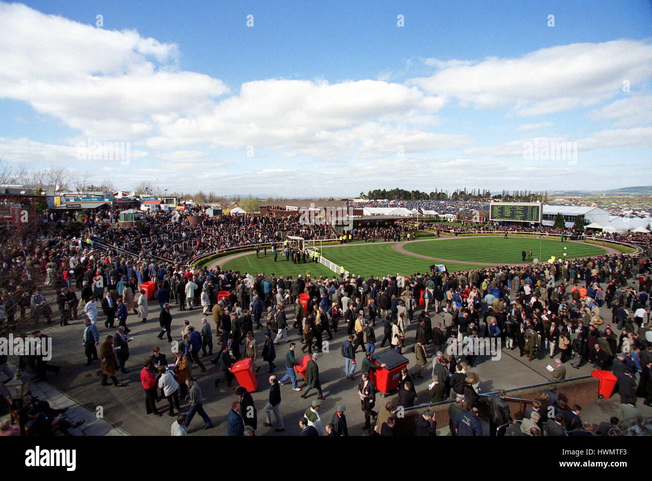 Cheltenham parade ring hi-res stock photography and images - Alamy