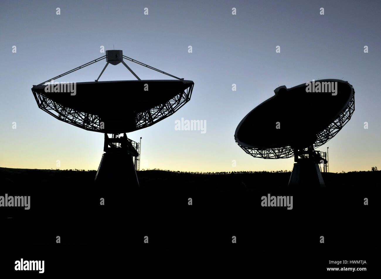 Telecommunication dish hi-res stock photography and images - Alamy