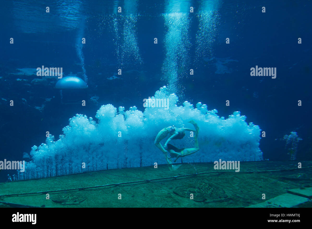 Mermaids performing underwater at Weeki Wachee Springs State Park Stock ...