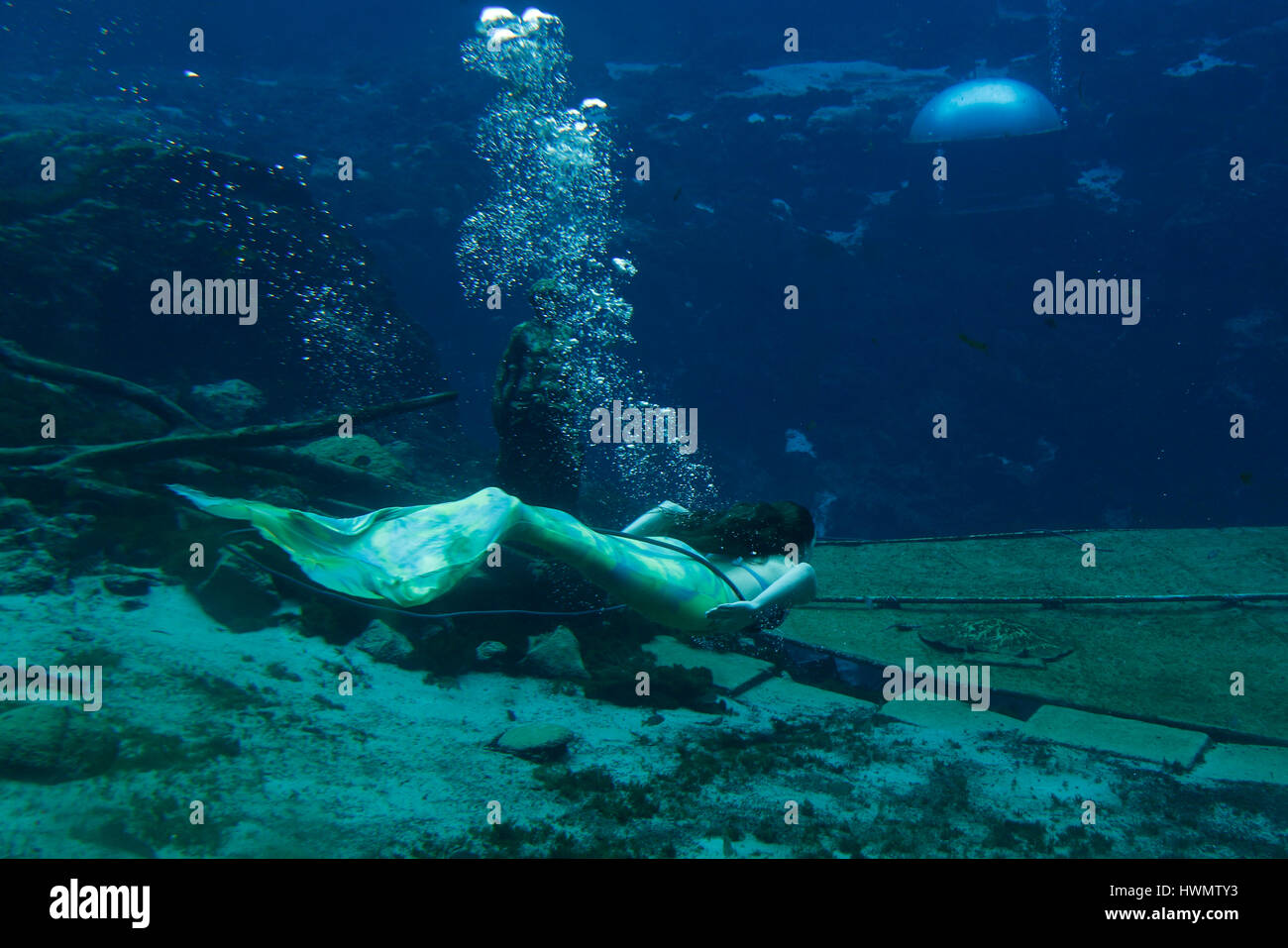 Mermaids performing underwater at Weeki Wachee Springs State Park Stock ...