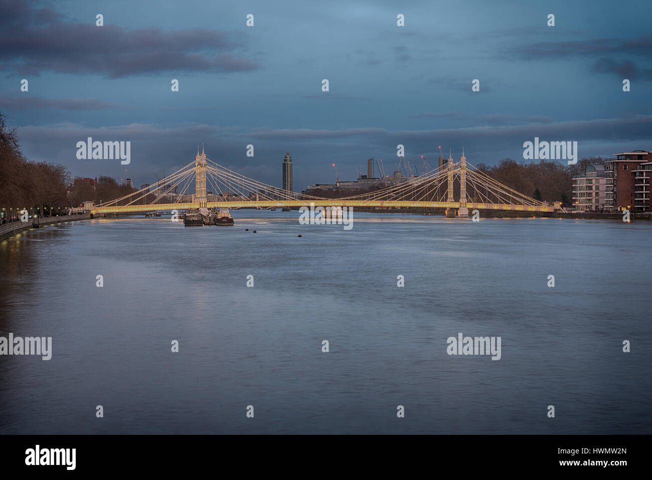 Albert bridge at night hi-res stock photography and images - Alamy