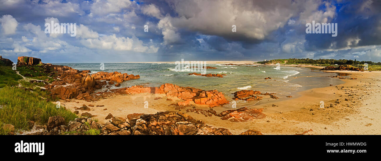 Tiny beautiful birubi beach at anna bay with sandstone rocks and ...