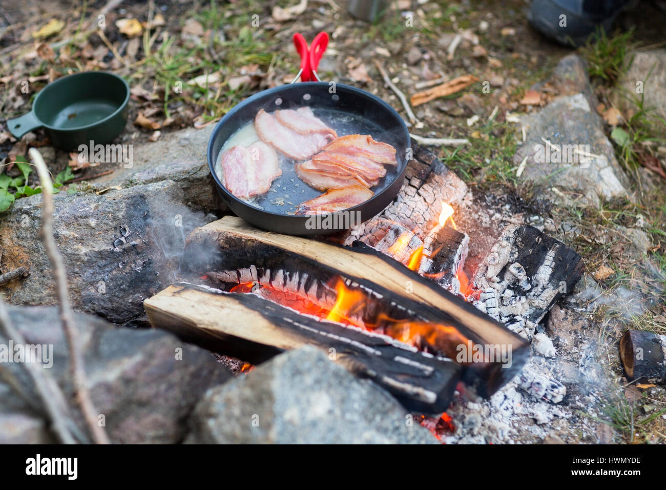 Outdoor frying hi-res stock photography and images - Alamy