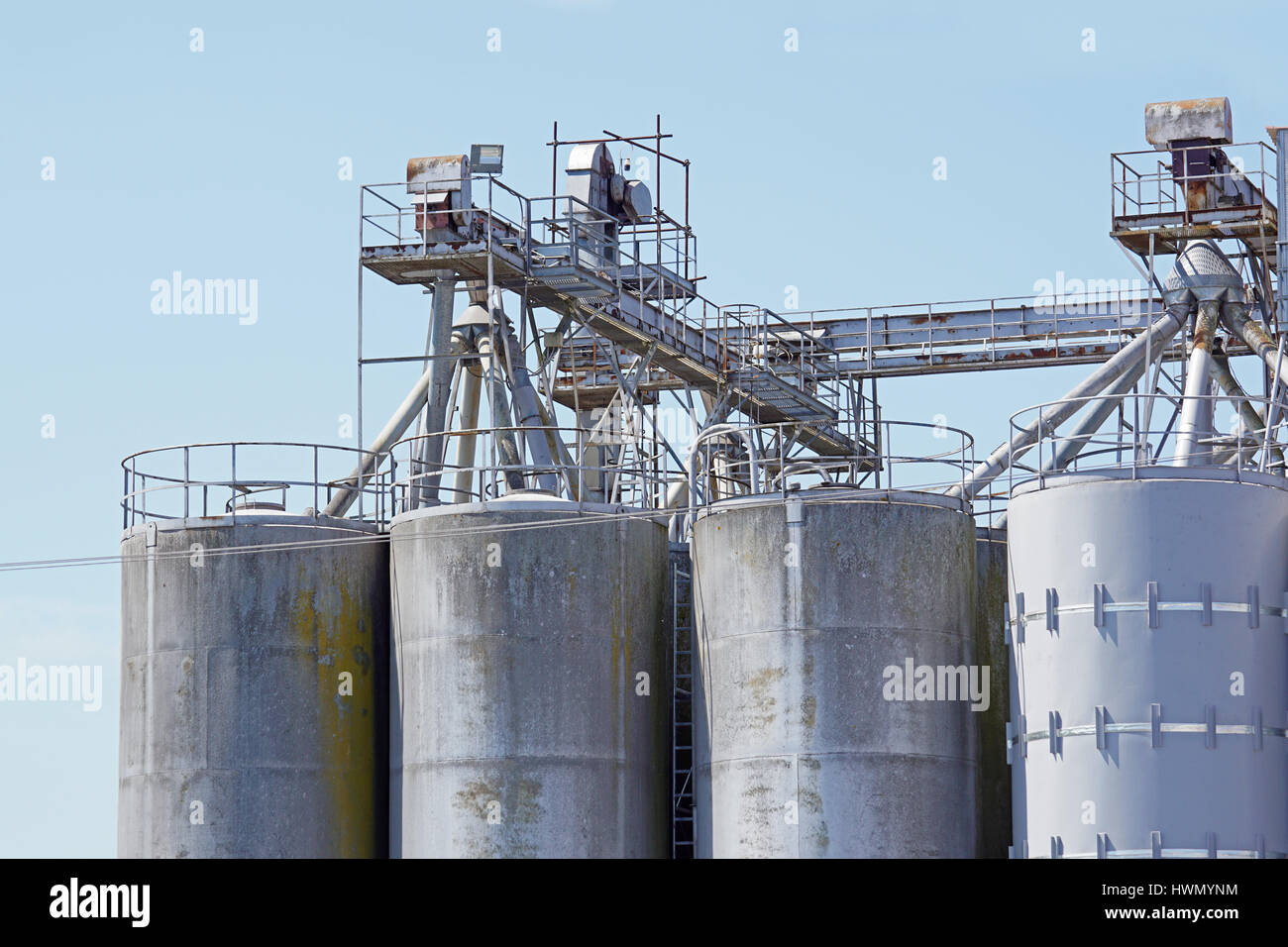 Metal silos hi-res stock photography and images - Alamy