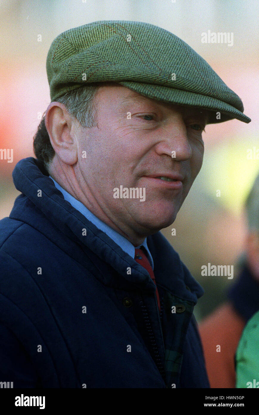 ERIC ELLIOTT RACE HORSE TRAINER WETHERBY 08 December 2001 Stock Photo ...