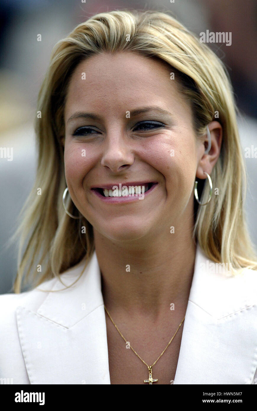 EMMA RAMSDEN TV PRESENTER YORK RACECOURSE YORK 22 August 2002 Stock ...