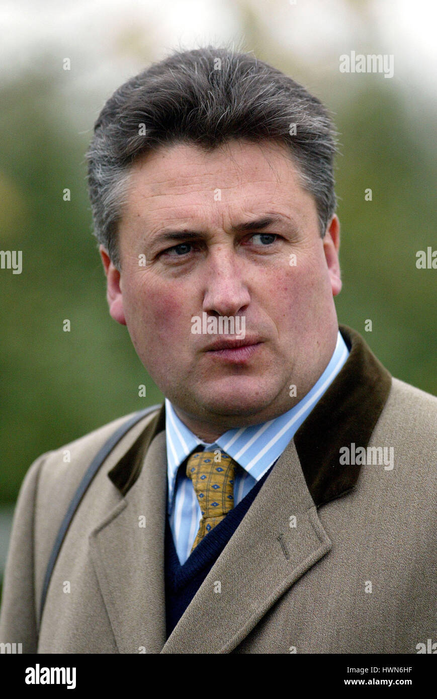 Paul nicholls trainer hi-res stock photography and images - Alamy