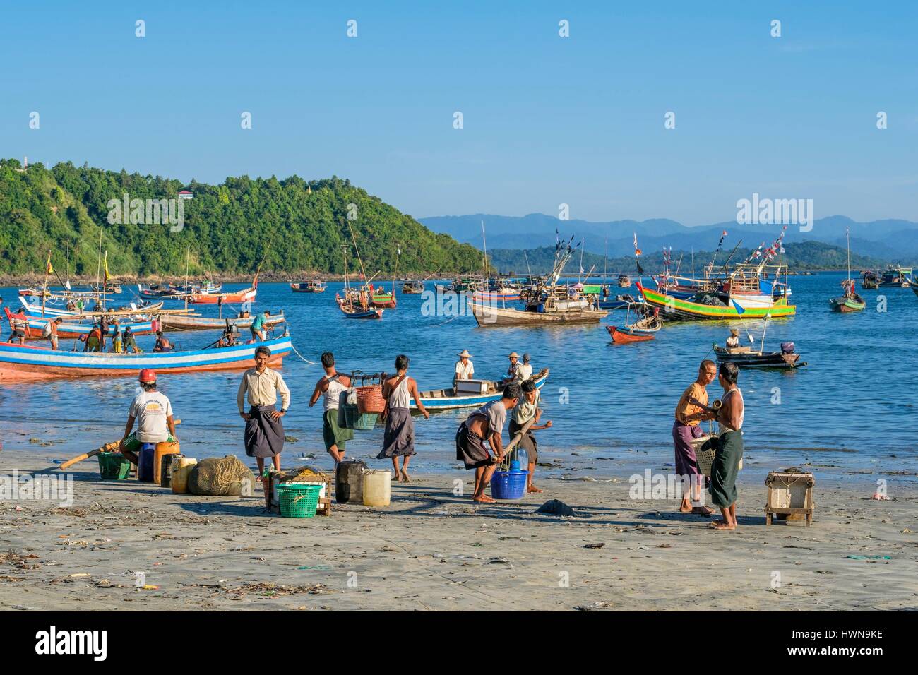 Arakan fisherman hi-res stock photography and images - Alamy