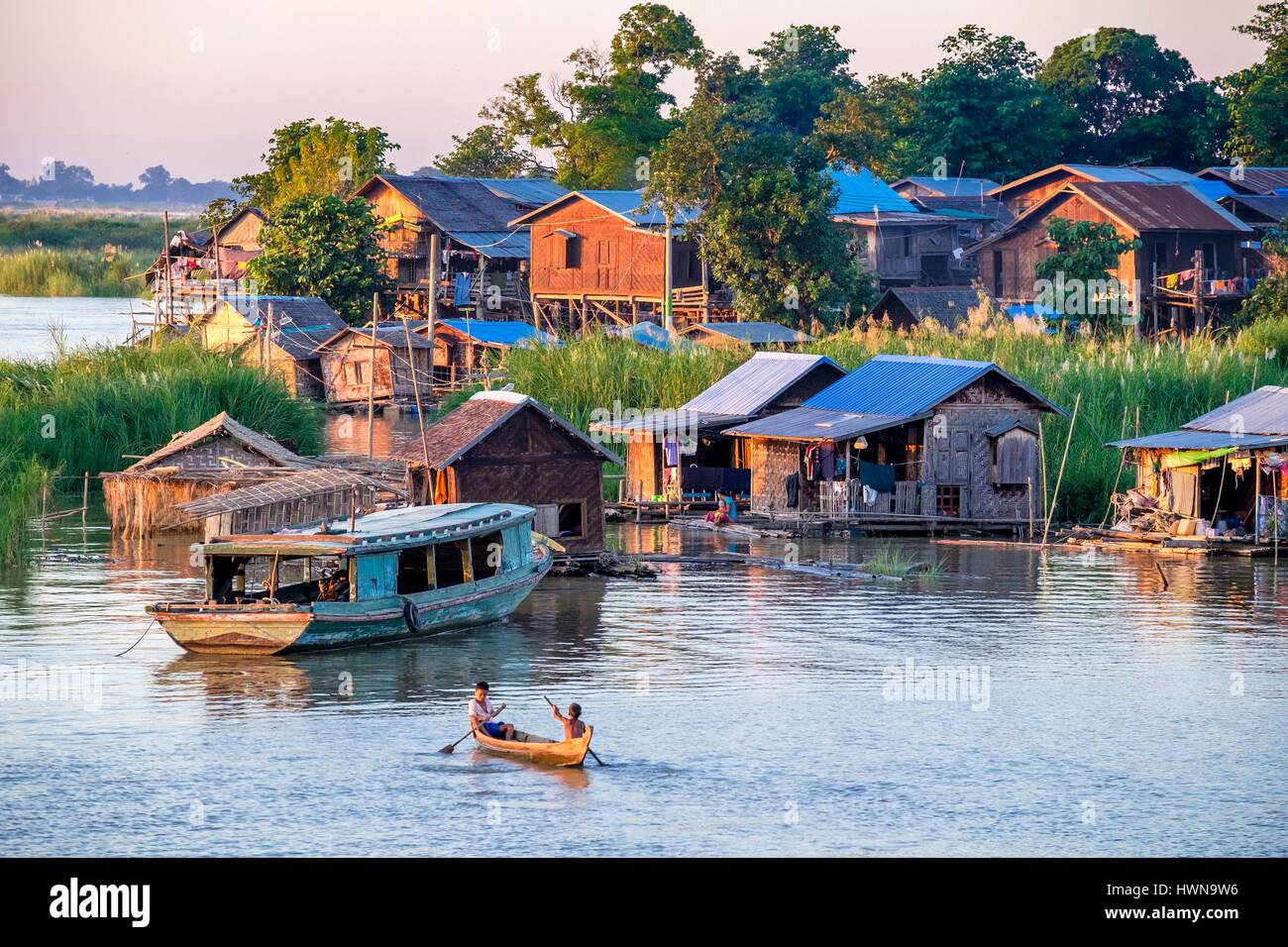 Ayeyarwady river hi-res stock photography and images - Alamy
