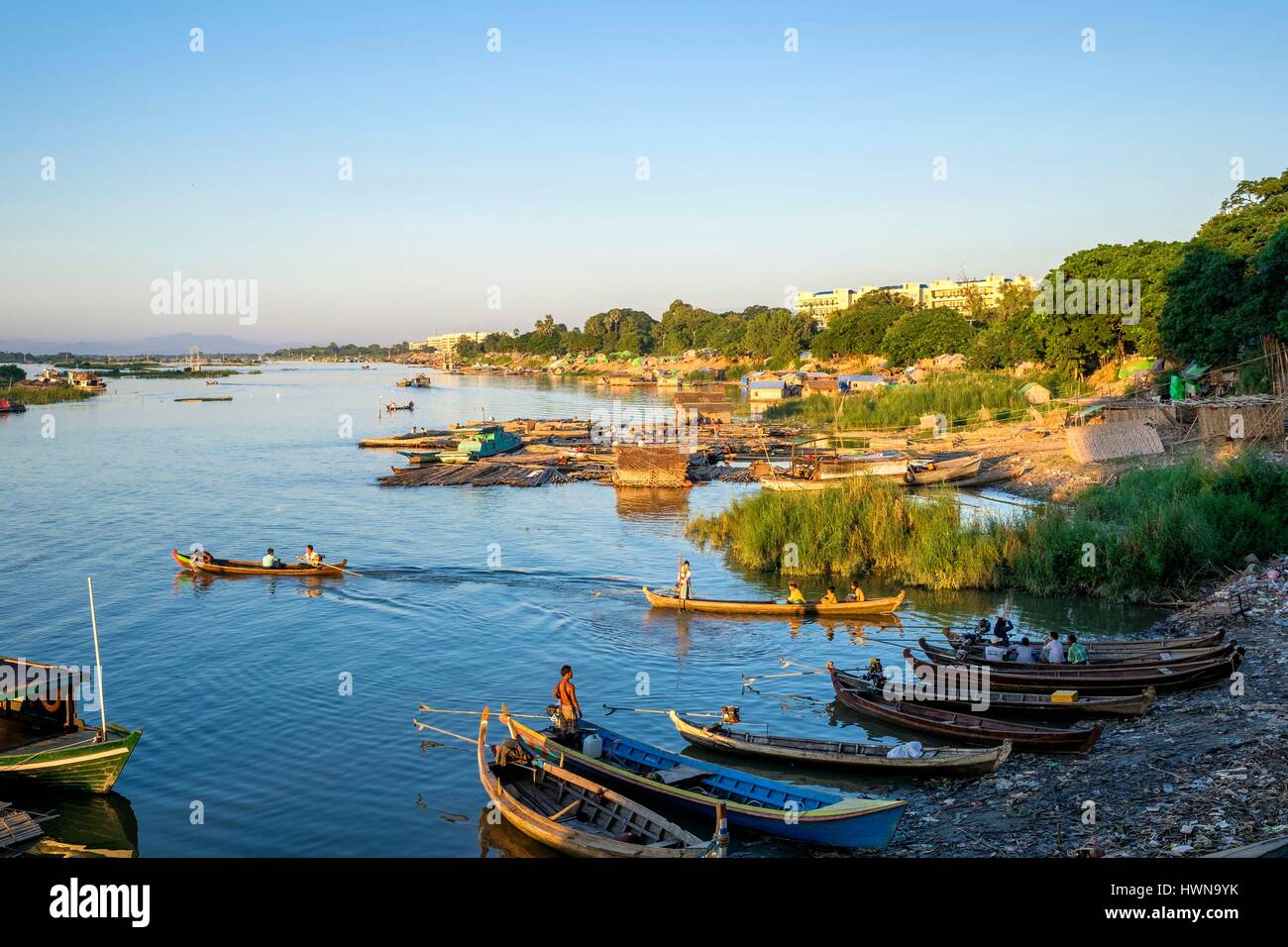 Región irrawaddy hi-res stock photography and images - Alamy