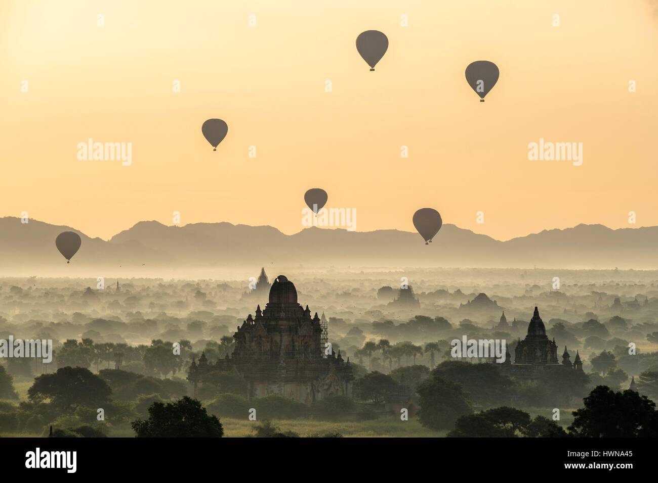 Myanmar (Burma), Mandalay region, hot air-balloon trip over the ...
