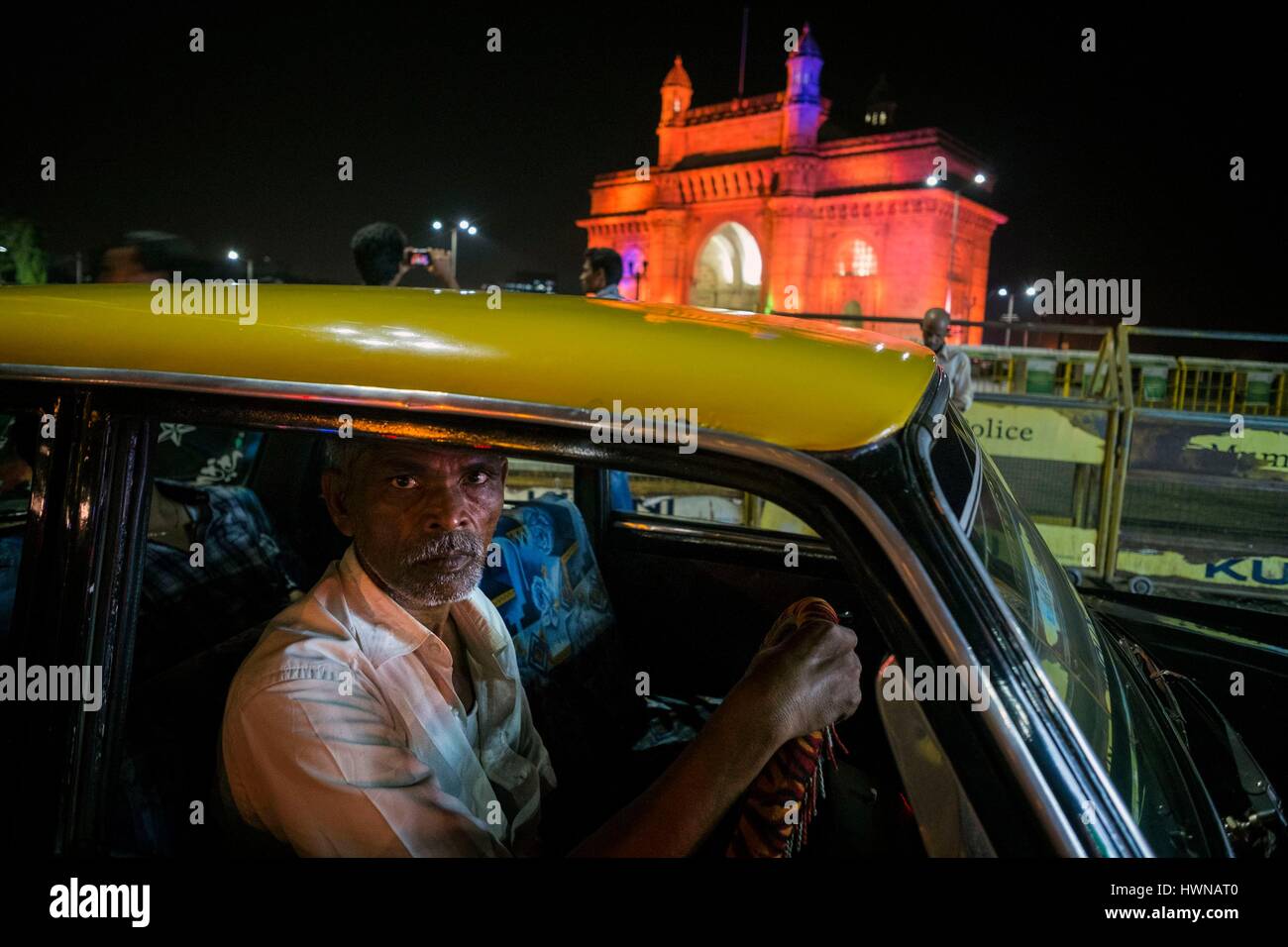 India bombay taxi night hi-res stock photography and images - Alamy