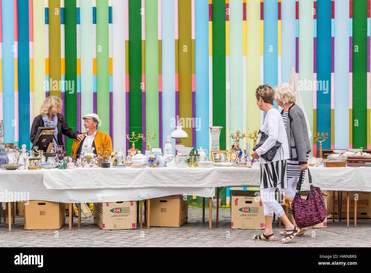 Flea market stand hi-res stock photography and images - Alamy