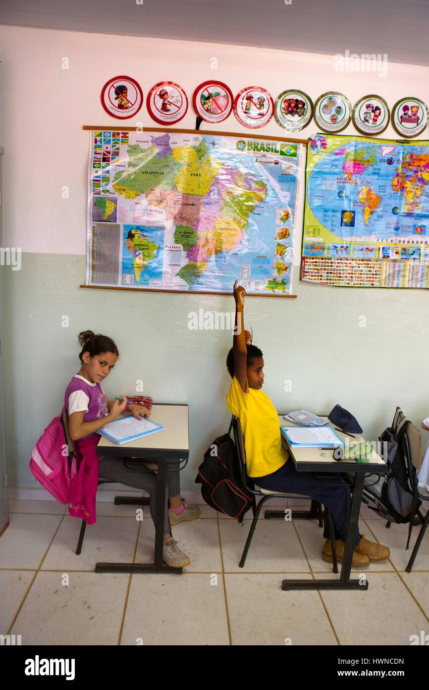 Brazil school classroom children hi-res stock photography and images ...