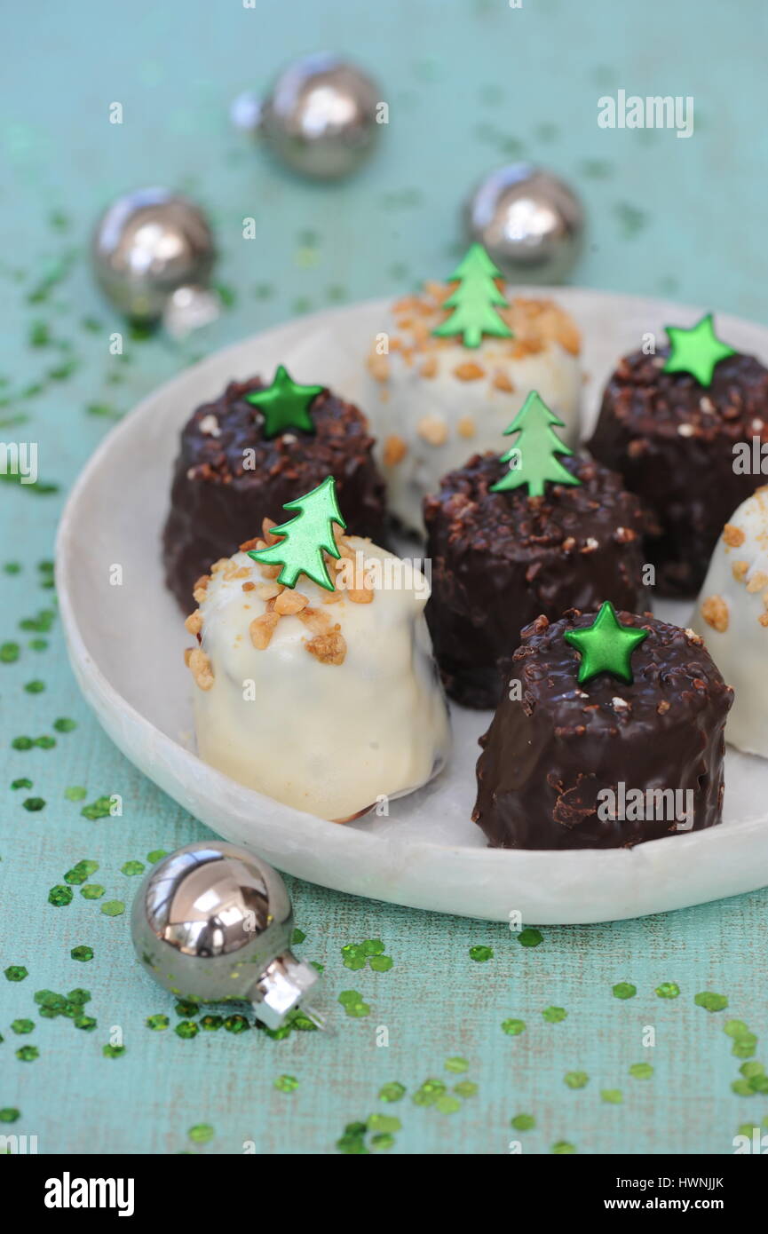 Rocher blancs et noirs Stock Photo - Alamy