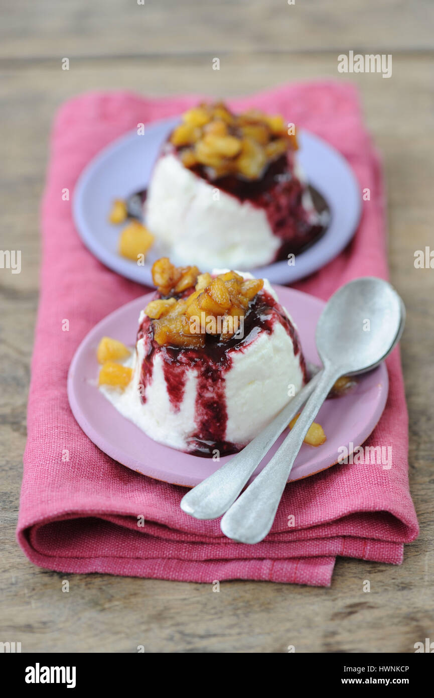 Faisselle aux fruits Stock Photo - Alamy