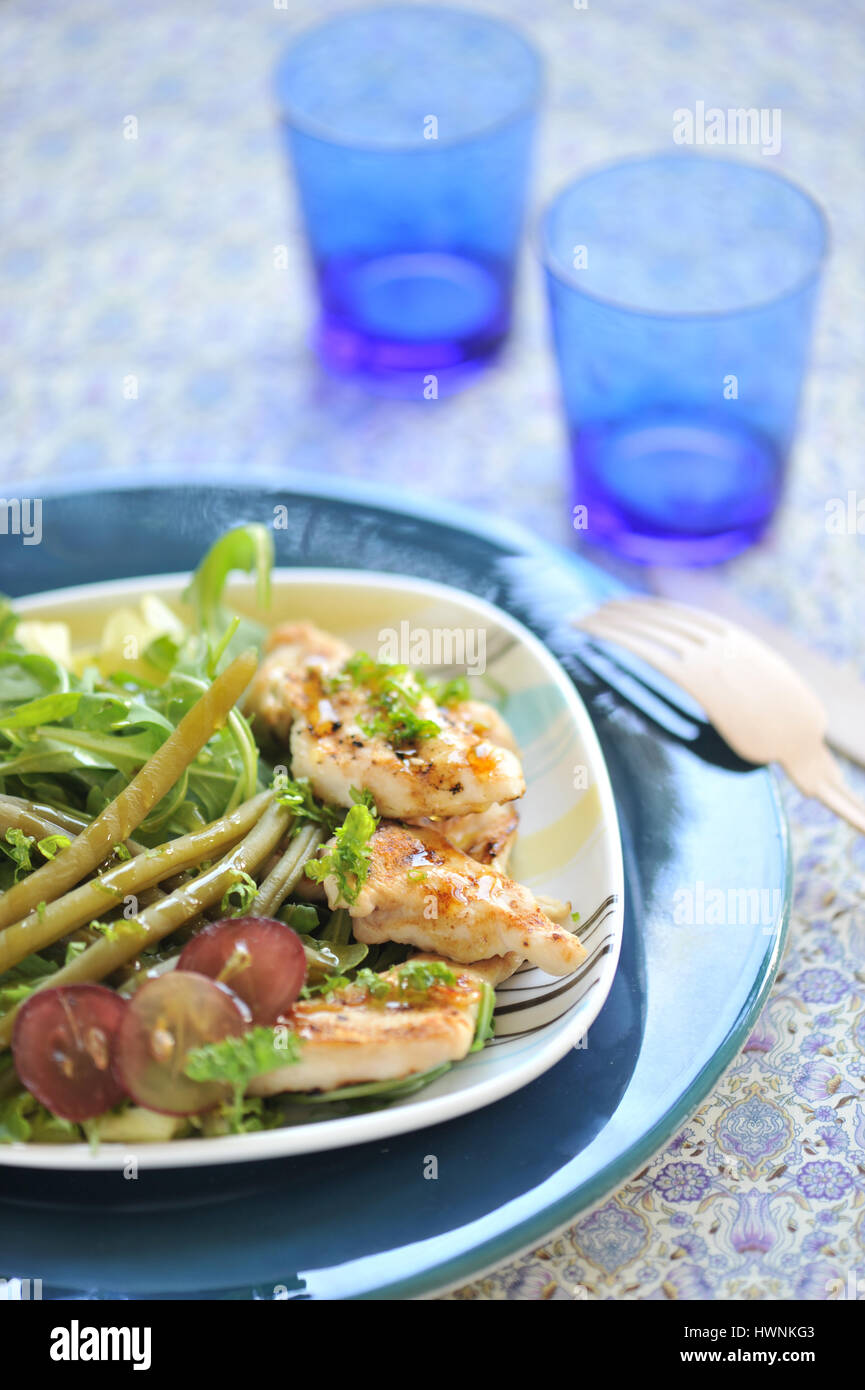 Salade poulet haricots verts Stock Photo - Alamy