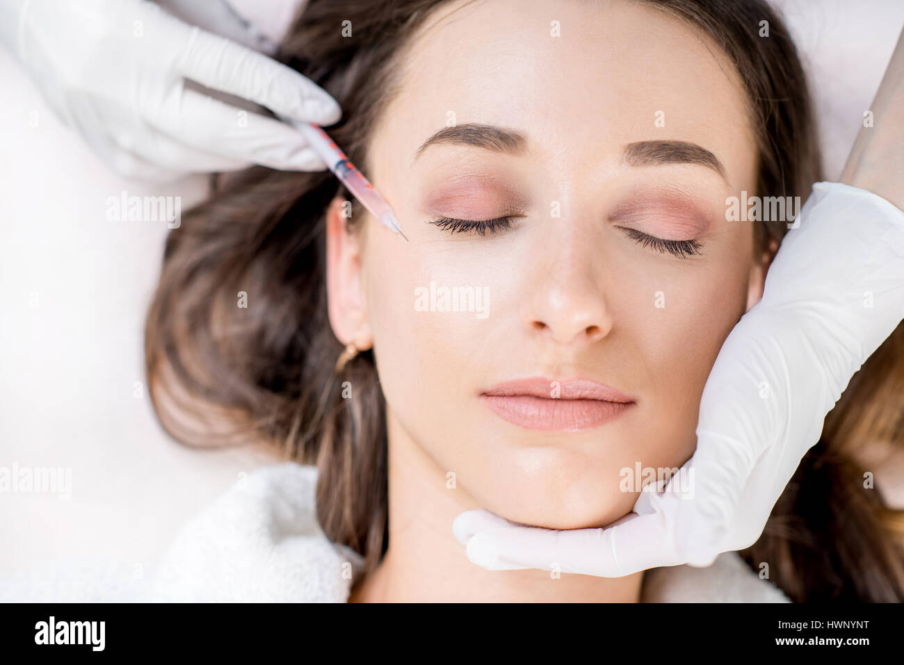 Botox injection needle hi-res stock photography and images - Alamy