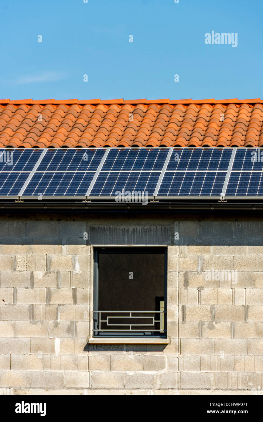 Construction solar panels hi-res stock photography and images - Alamy