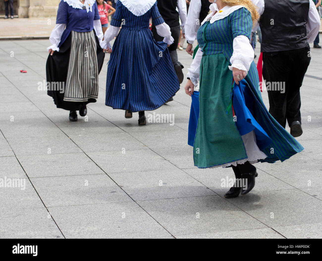 Traditional welsh costume hi-res stock photography and images - Alamy