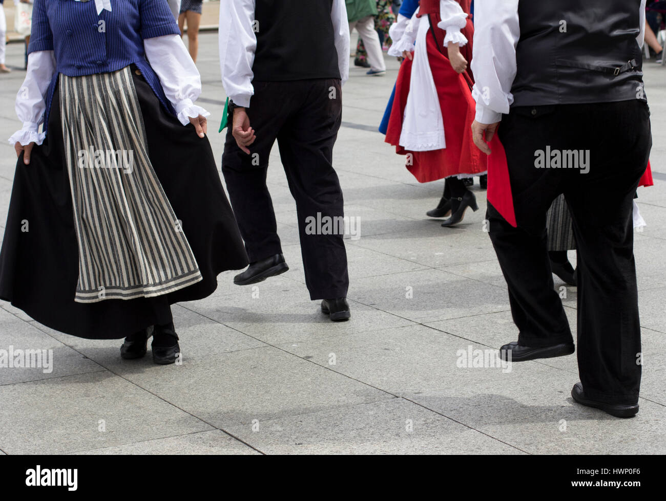 Welsh dancers wear traditional costume Stock Photo - Alamy