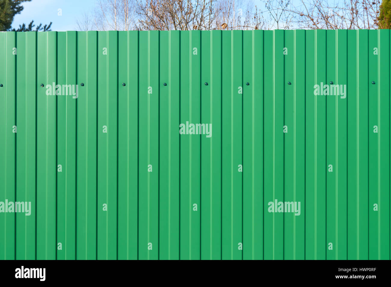 Green metal panels hi-res stock photography and images - Alamy