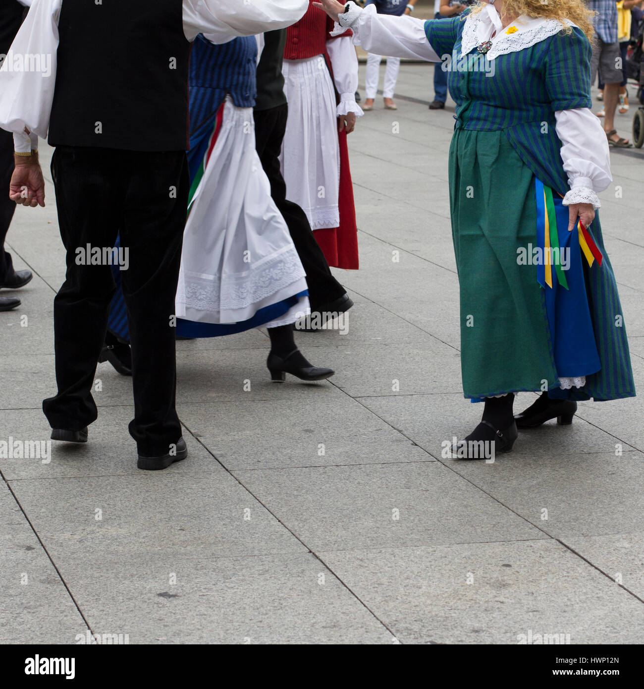 Welsh dancers wear traditional costume Stock Photo - Alamy
