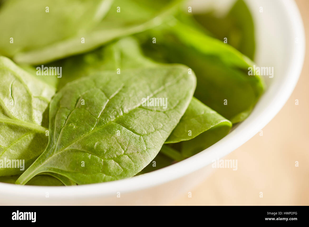 Fresh, raw, baby spinach leaves Stock Photo - Alamy