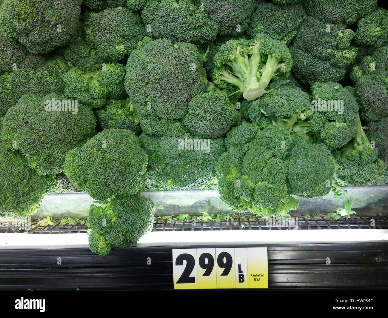 Produce supermarket vegetables cooler hi-res stock photography and ...