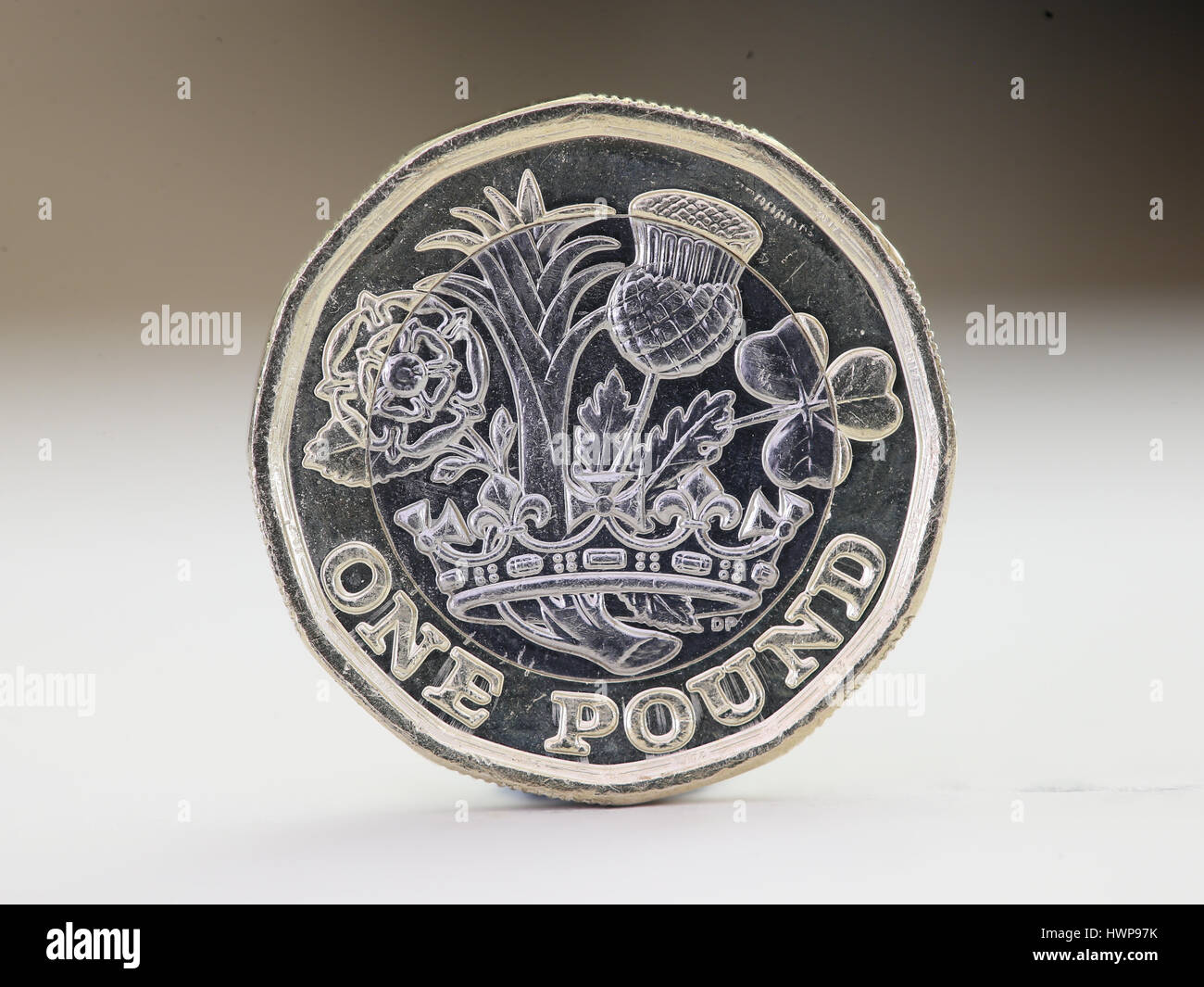 A new one pound coin. £1 Stock Photo - Alamy