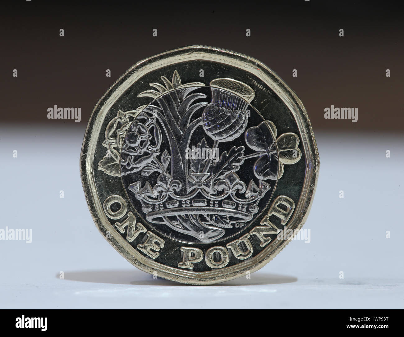 A new one pound coin. £1 Stock Photo - Alamy