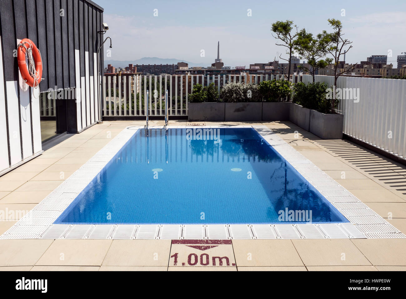 Rooftop swimming pool spain hi-res stock photography and images - Alamy