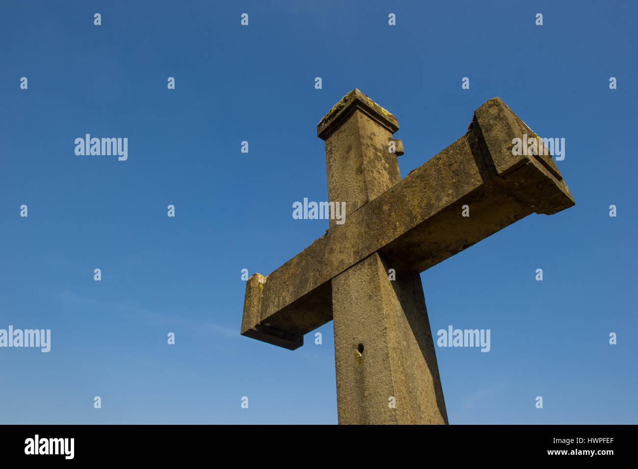 Cross sign catholic hi-res stock photography and images - Alamy