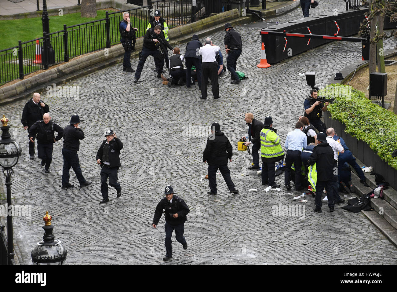 Emergency services at the scene outside the Palace of Westminster ...