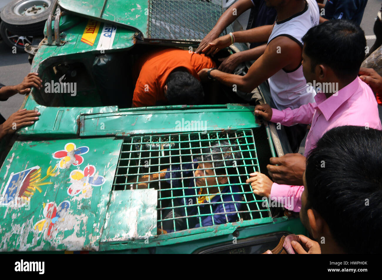 Cng auto rickshaw bangladesh hi-res stock photography and images - Alamy