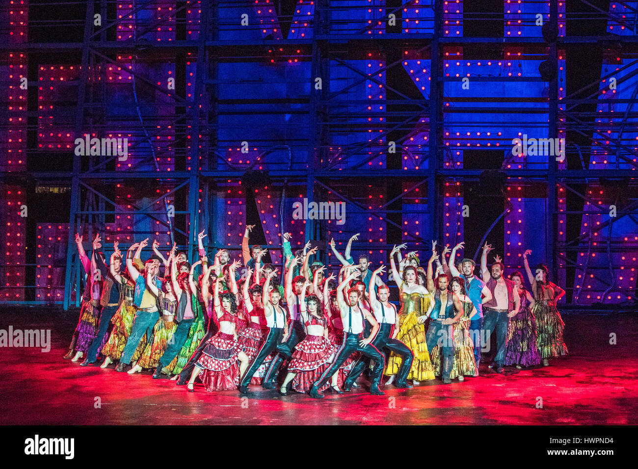 Handa opera on sydney harbour hi-res stock photography and images - Alamy