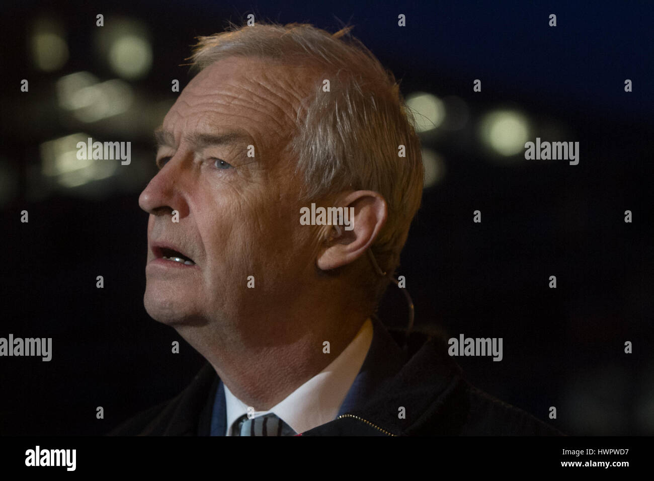 Jon snow tv presenter hi-res stock photography and images - Alamy