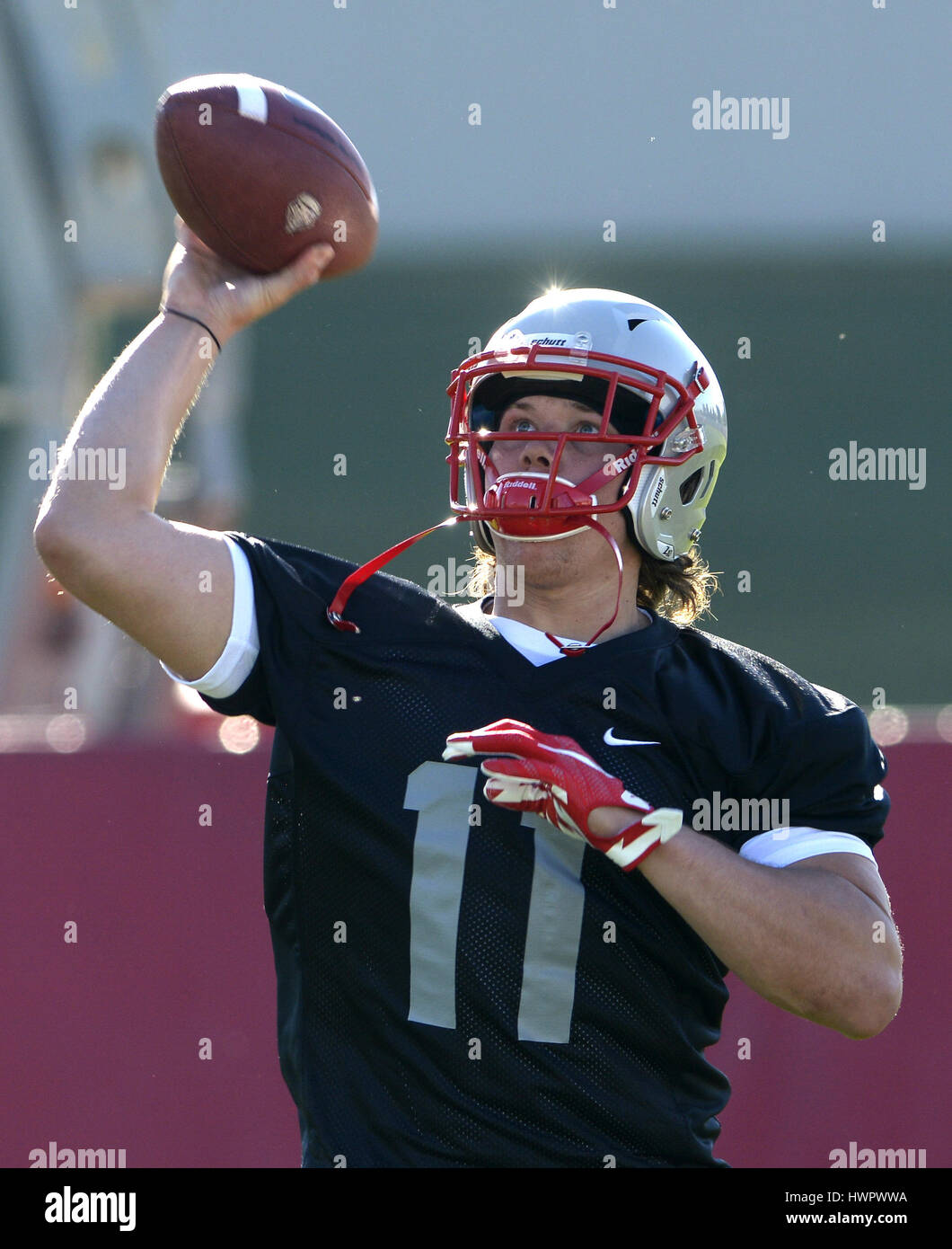 Usa. 22nd Mar, 2017. SPORTS -- UNM quarterback Coltin Gerhart, passes ...