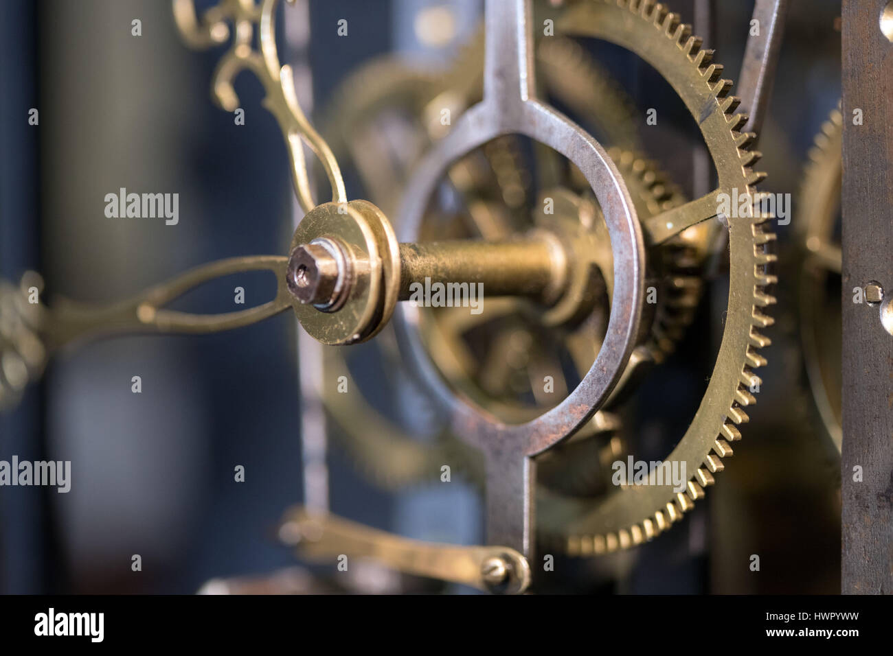 Skeleton clock hi-res stock photography and images - Alamy