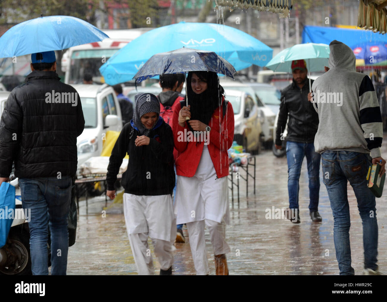 Srinagar, Kashmir. 4th Apr, 2017. Kashmiri college girls walk down the ...