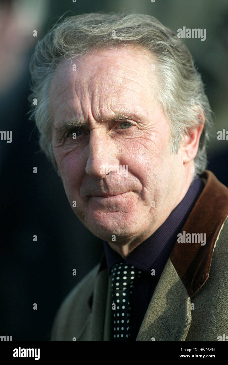 Doncaster racecourse horse hi-res stock photography and images - Alamy