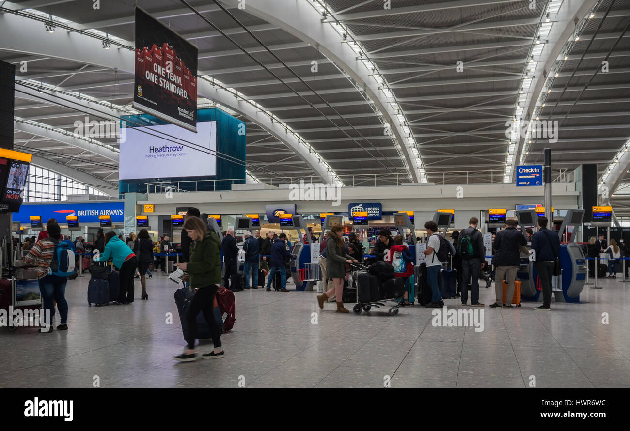 Heathrow Terminal 5 Departures Stock Photo - Alamy