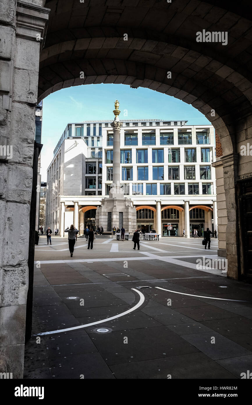 Temple Bar gate entrance to Paternoster Square, City of London, England ...