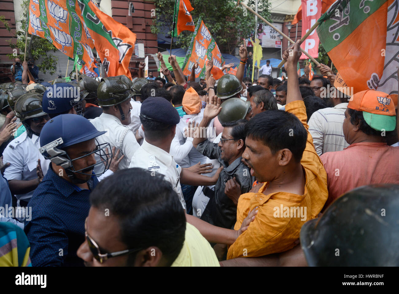 Kolkata, India. 22nd Mar, 2017. BJP activist tussle at esplanade as ...