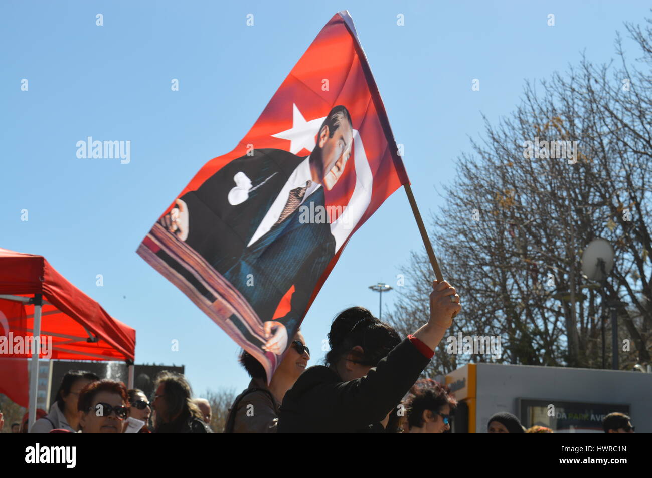 Ankara, Turkey. 22nd Mar, 2017. Women are dancing with a Turkish flag ...